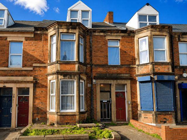 4 bedroom maisonette for sale