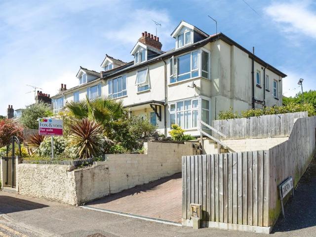4 bedroom maisonette for sale