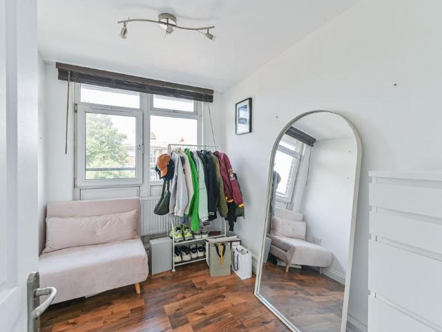 4 bedroom maisonette for sale