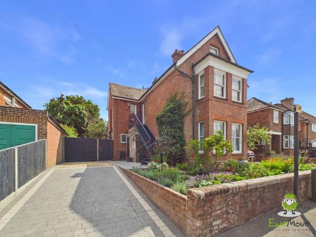 4 bedroom maisonette for sale