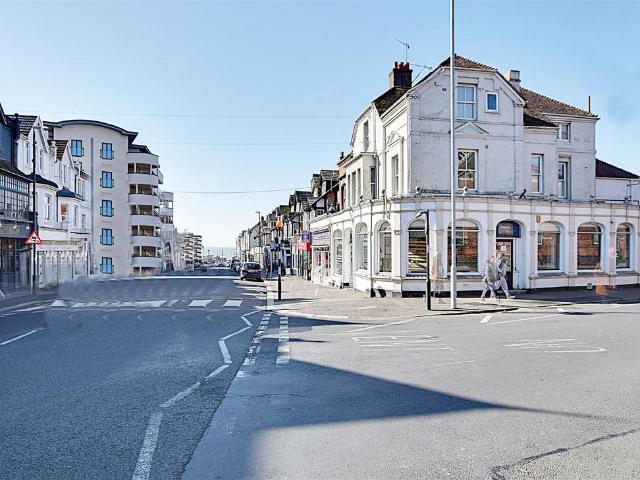 4 bedroom maisonette for sale