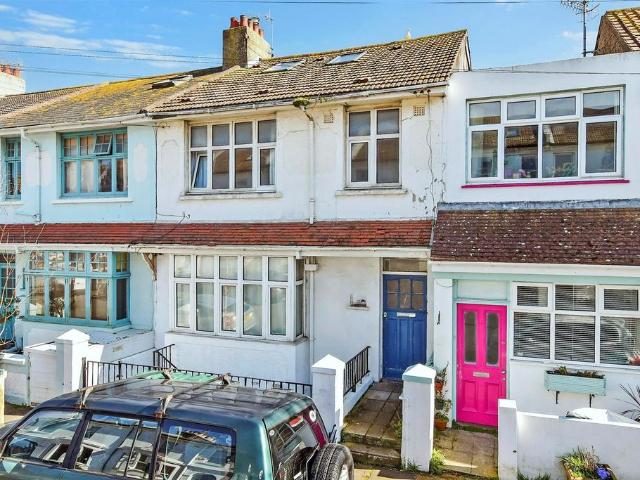 4 bedroom maisonette for sale