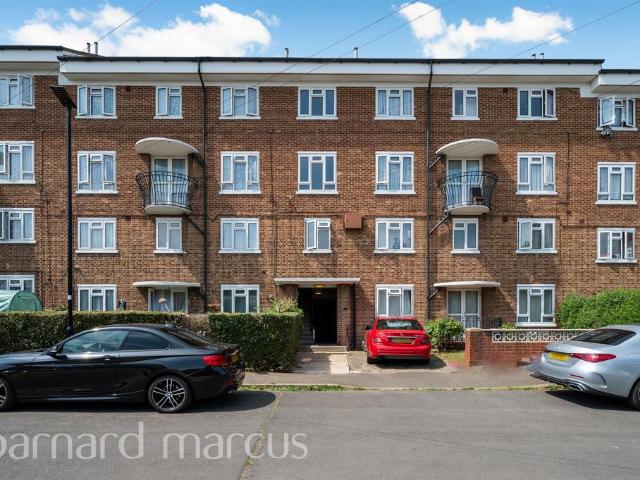 4 bedroom maisonette for sale