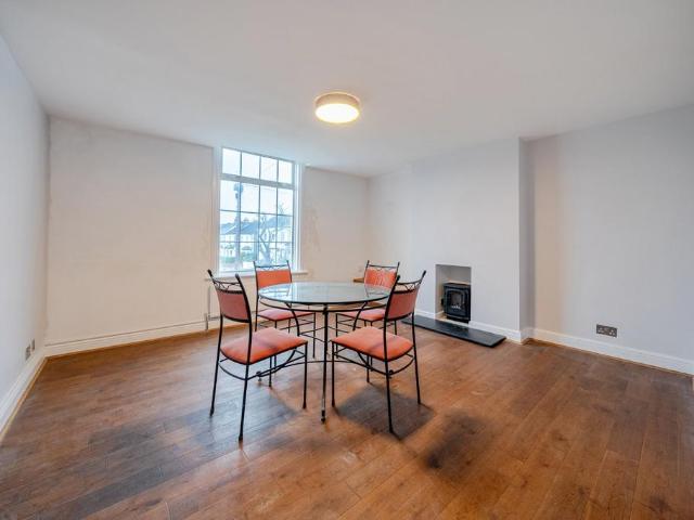 4 bedroom maisonette for sale