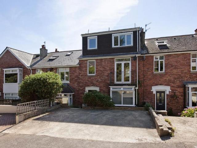 4 bedroom maisonette for sale