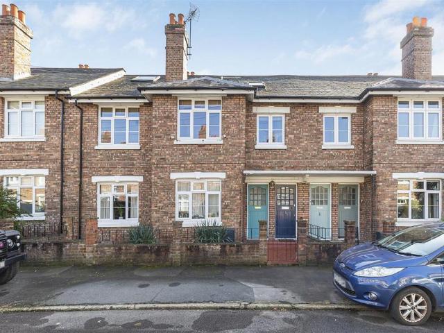 4 bedroom maisonette for sale