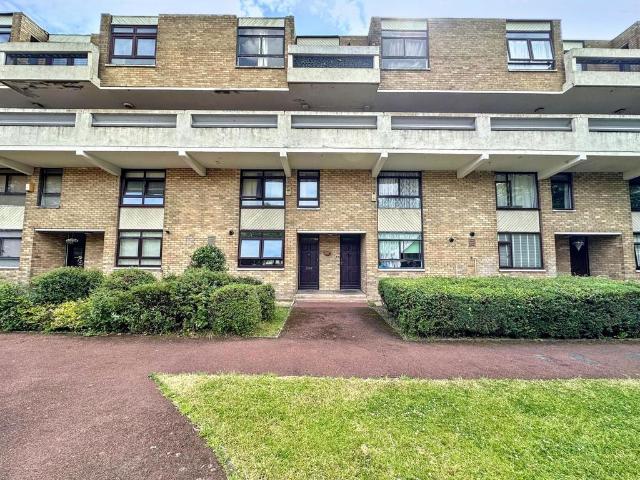 4 bedroom maisonette for sale