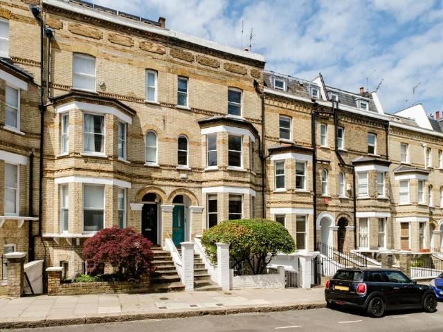 4 bedroom maisonette for sale