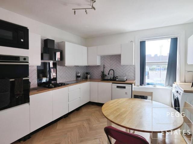 4 bedroom maisonette for sale