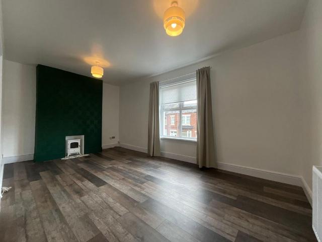 4 bedroom maisonette for sale