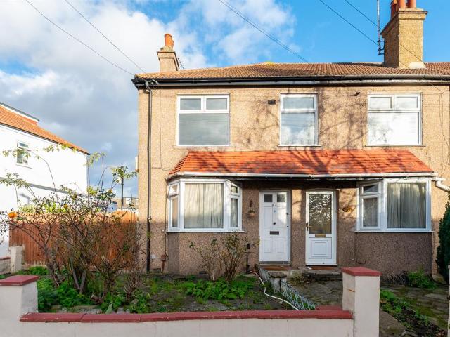 4 bedroom maisonette for sale