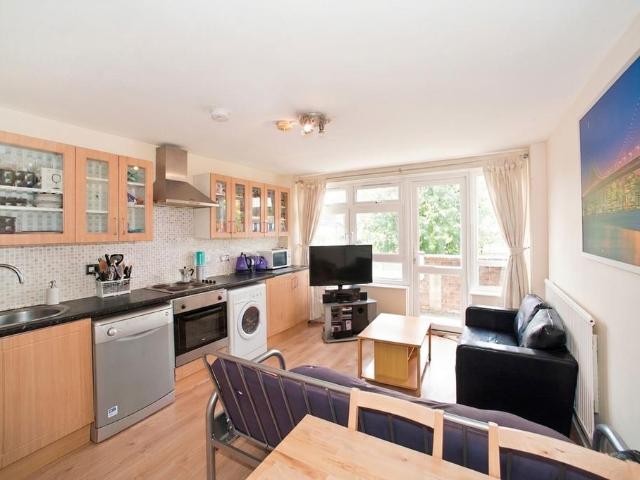 4 bedroom maisonette for sale