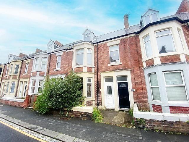 4 bedroom maisonette for sale