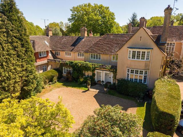 4 bedroom maisonette for sale