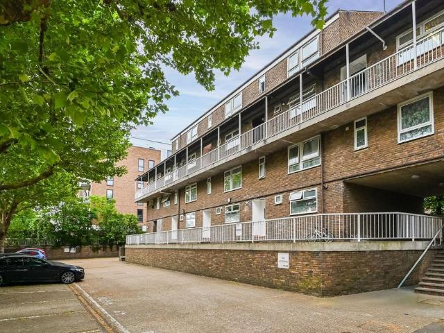 4 bedroom maisonette for sale