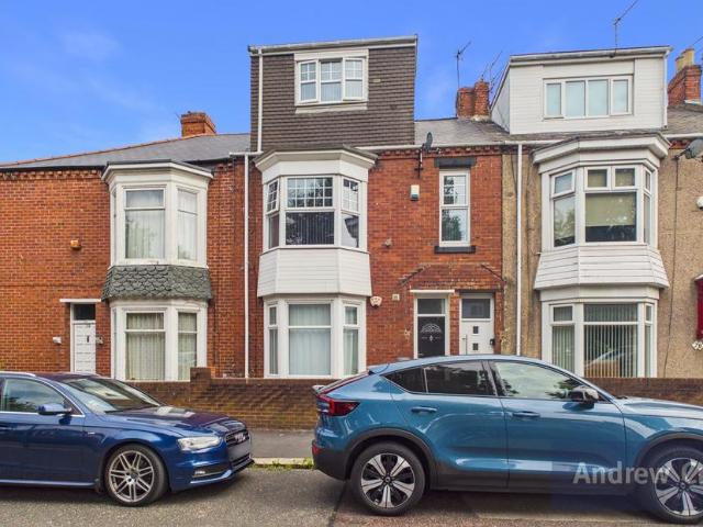 4 bedroom maisonette for sale