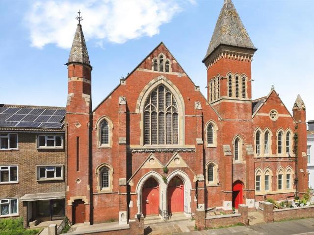 4 bedroom maisonette for sale