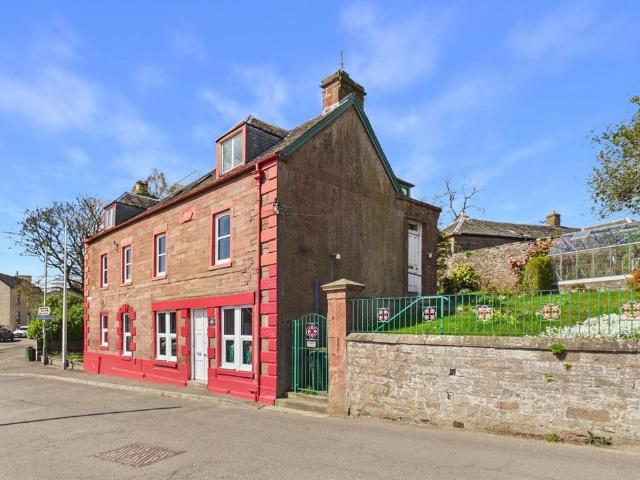 4 bedroom maisonette for sale