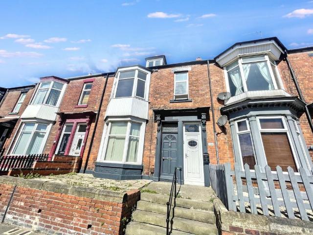 4 bedroom maisonette for sale