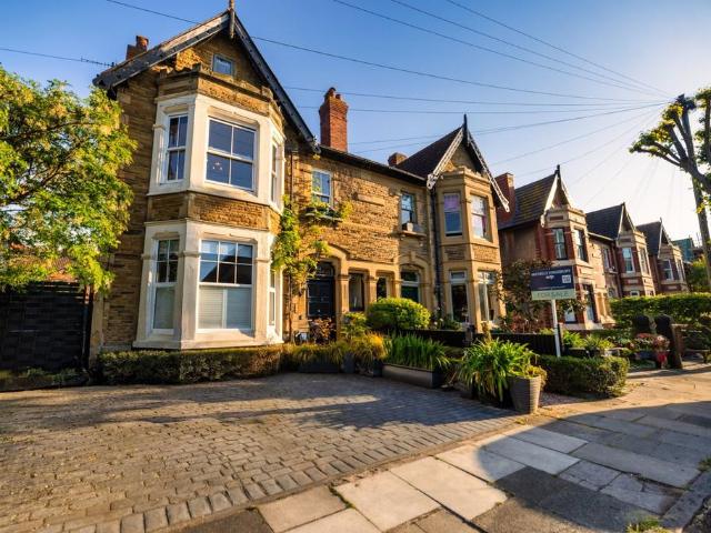 4 bedroom maisonette for sale