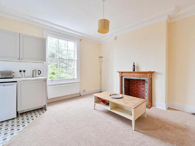 4 bedroom maisonette for sale