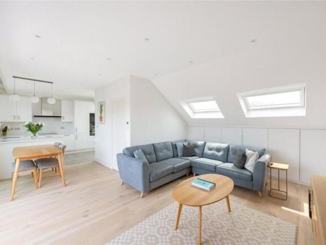 4 bedroom maisonette for sale in Badminton Road, Nightingale Triangle, SW12