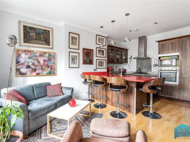 4 bedroom penthouse for sale in Goldhurst Terrace, London, NW6