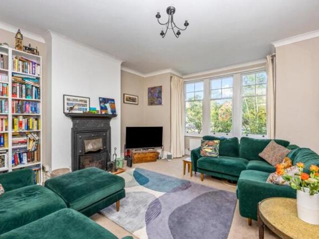 4 bedroom maisonette for sale in Surrenden Road, Brighton, BN1