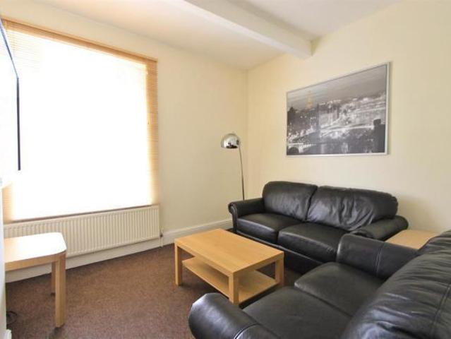 4 bedroom maisonette for rent in 134a Crookes, Sheffield, S10 1UH, S10
