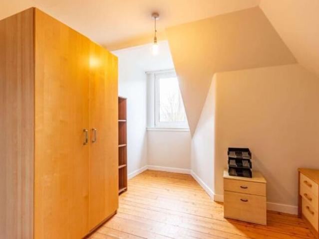 4 bedroom maisonette for rent in 2327LT Robb's Loan, Edinburgh, EH14 1SL, EH14