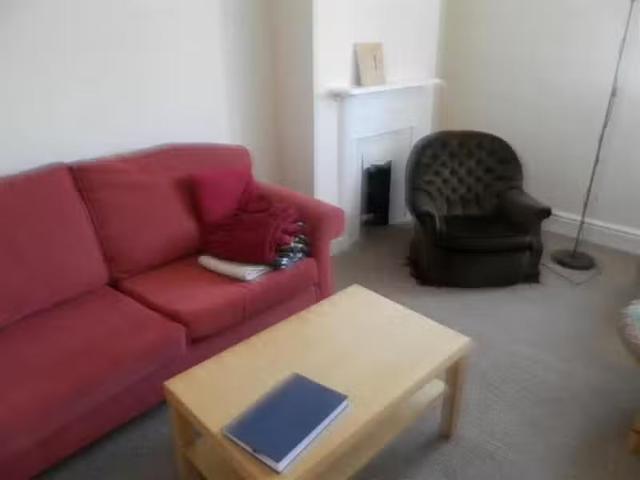 4 bedroom maisonette for rent in 38a Coldharbour Road Redland.