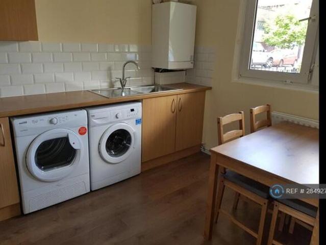 4 bedroom maisonette for rent in Tidey Street, London, E3