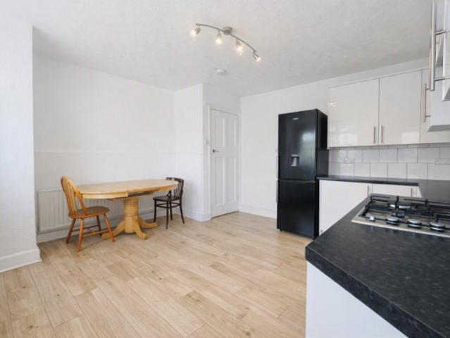 4 bedroom maisonette for rent in Twickenham Road, Isleworth, Hounslow, TW7