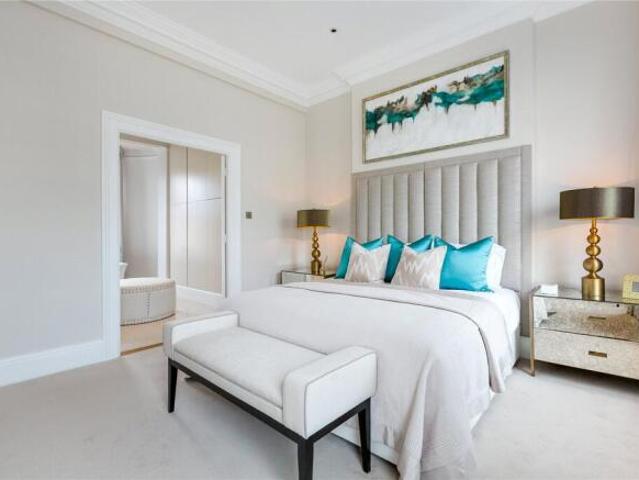 4 bedroom maisonette for rent in Wilton Crescent, London, SW1X