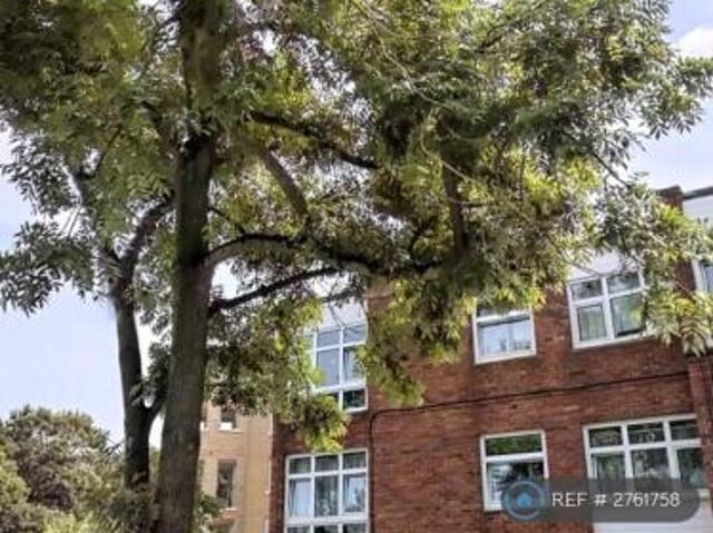4 bedroom maisonette for rent in Woking Close, London, SW15