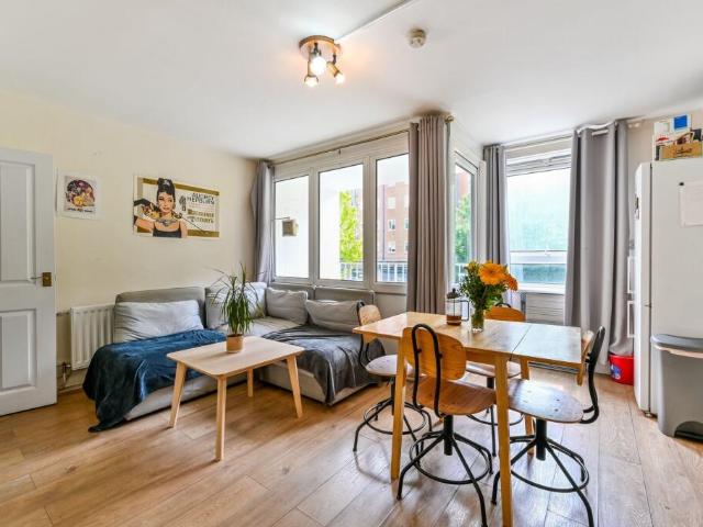 4 bedroom maisonette for rent in Crowndale Road, Camden Town, London, NW1
