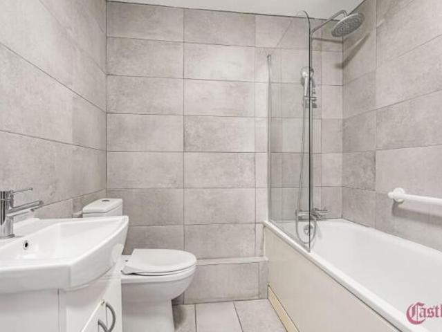 4 bedroom maisonette for rent in De Beauvoir Road, N1