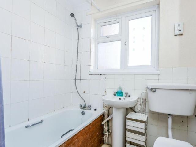 4 bedroom maisonette for rent in Elm Grove, Southsea, PO5