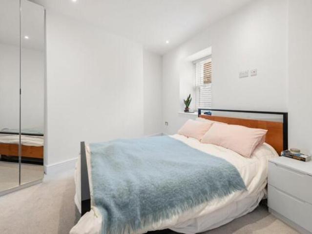 4 bedroom maisonette for rent in Elmore Street, Canonbury, N1