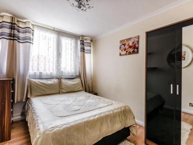 4 bedroom maisonette for rent in Finborough Road, Chelsea, London, SW10