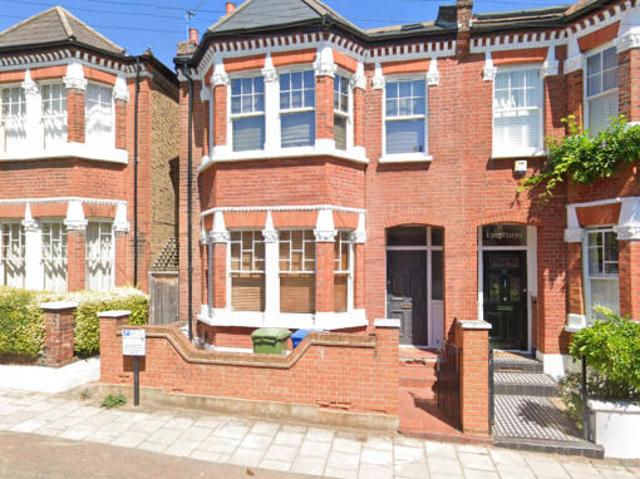 4 bedroom maisonette for rent in Four bedroom flat to rent in Herne Hill, SE24
