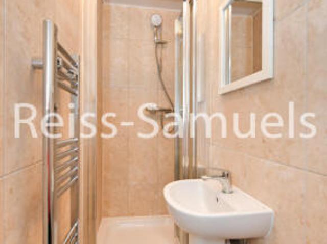 4 bedroom maisonette for rent in High Street, Whitton, Twickenham, Richmond Upon Thames, TW2