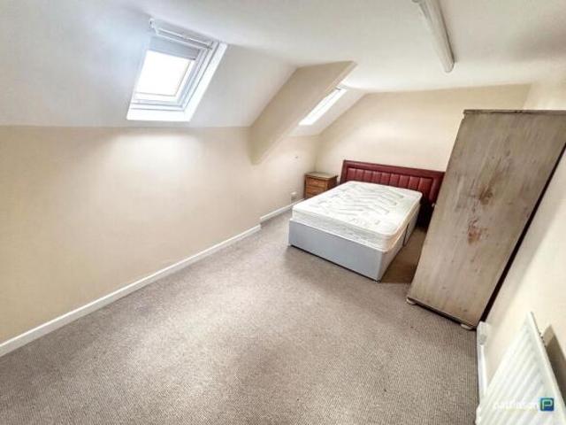 4 bedroom maisonette for rent in High Street, Gosforth, Newcastle upon Tyne, and Wear, NE3 1HH, NE3