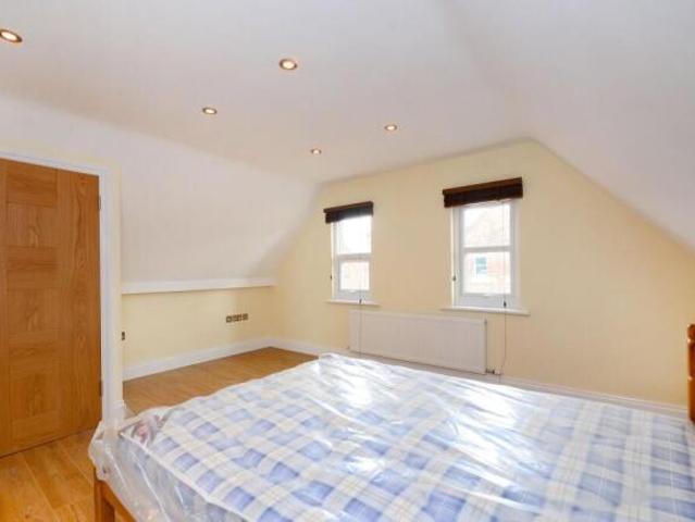 4 bedroom maisonette for rent in Hildreth Street, Balham, London, SW12