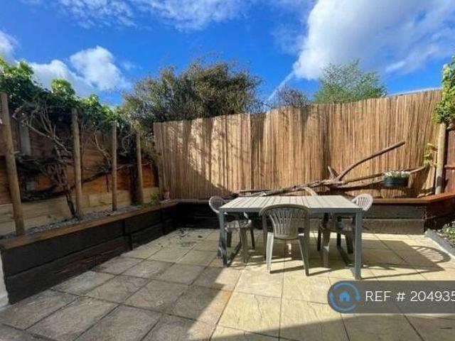 4 Bedroom Maisonette For Rent In London