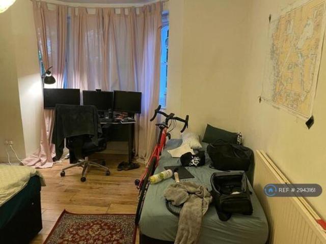 4 bedroom maisonette for rent in Loughborough Road, London, SW9