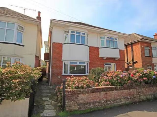 4 bedroom maisonette for rent in Mortimer Road, Charminster, B.