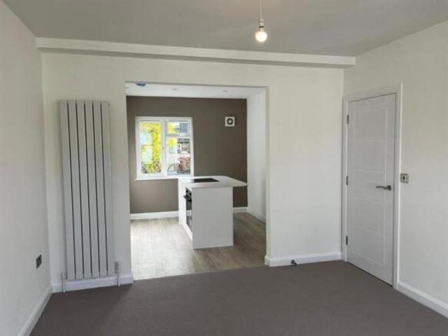 4 bedroom maisonette for rent in Norfolk Road, Colliers Wood, SW19
