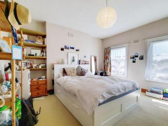 4 bedroom maisonette for rent in Oseney Crescent, Kentish Town, NW5