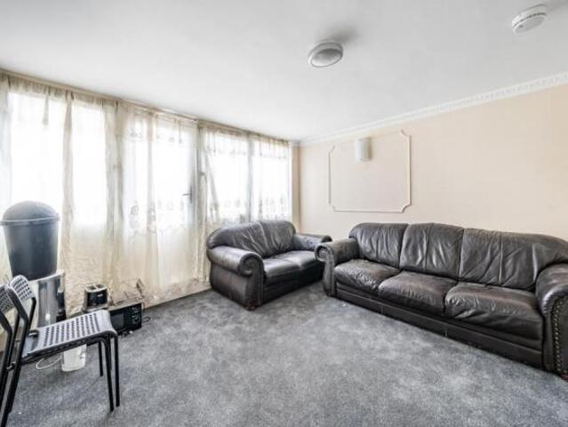 4 bedroom maisonette for rent in Paulet Road Camberwell SE5
